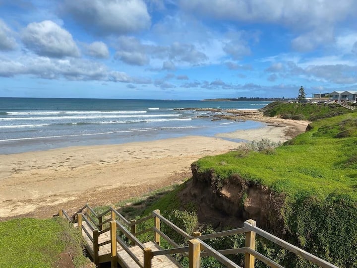 'Baybreeze Middleton', Absolute Beach Front - Middleton