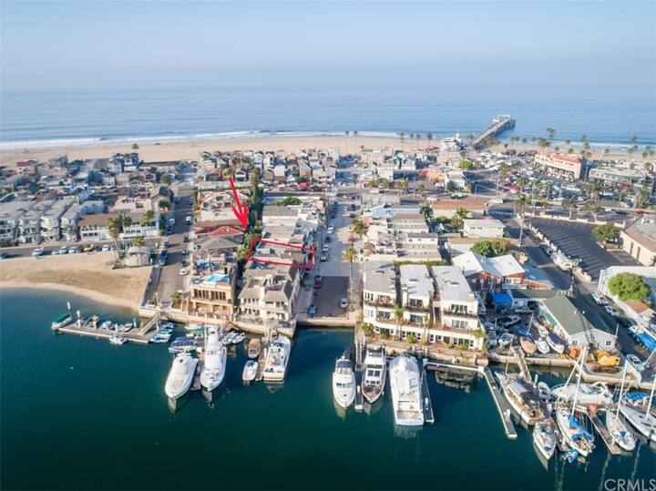 Newport Peninsula 3br W/
Parking · Monthly Rental - Newport Beach, CA
