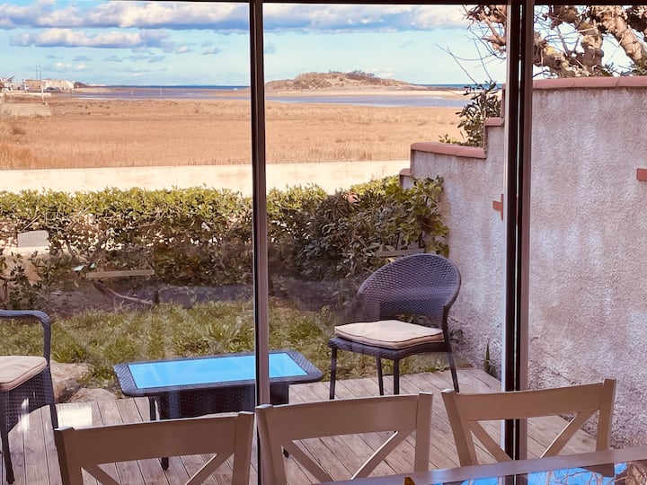 Maison Front De Mer, Piscine. - Saint-Pierre-la-Mer