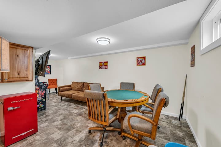 Family Fun 4br Haven W/ Game Room Match Global Fun - Kansas City, MO