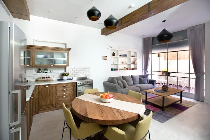 Two Bedroom With Private Patio - Tel-Aviv