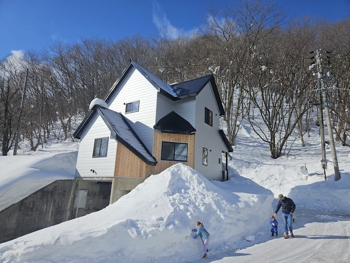 The Summit Chalet, Wadano - Hakuba