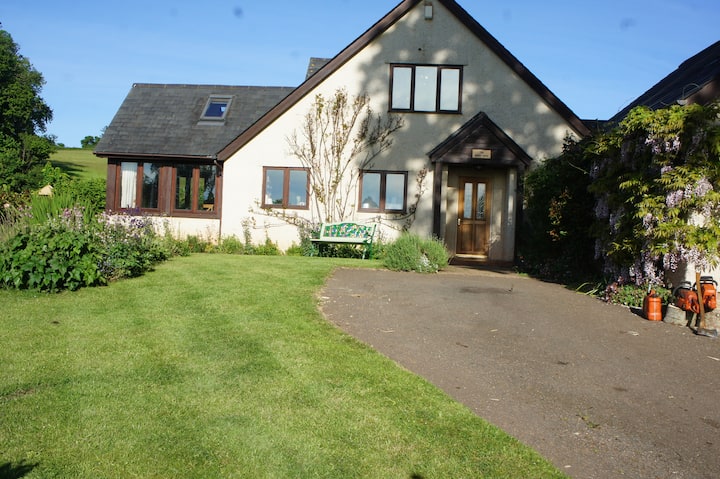 Countryside Family House + Hotub - Watchet