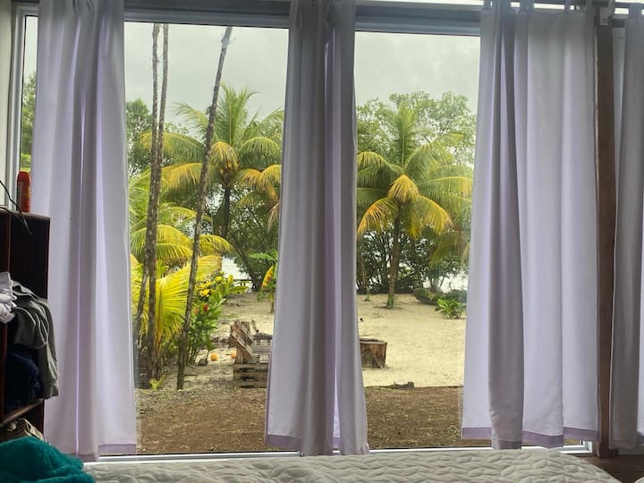 Jungle Lodge Playa Blanca - Izabal