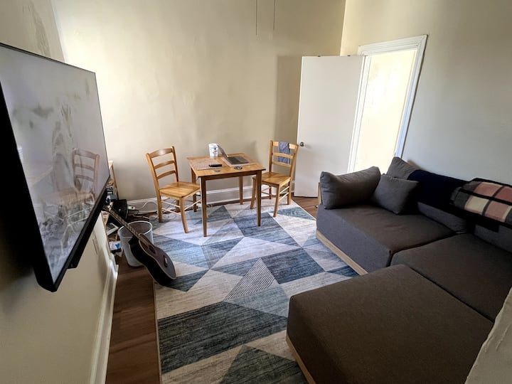 Spring Garden Nook: 3rd Floor, 2-bed Apartment - Philadelphia, PA
