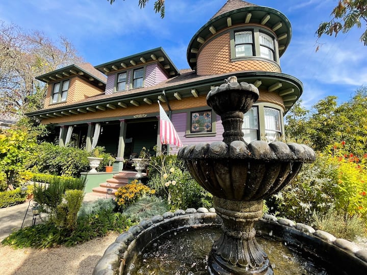 Pinschower House - Cloverdale, CA