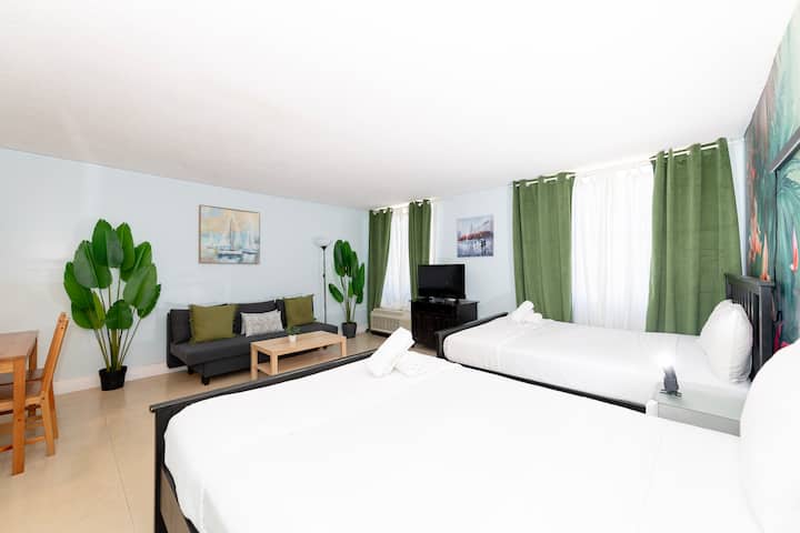 New Washington Ave Studio 2 Beds - South Beach, FL