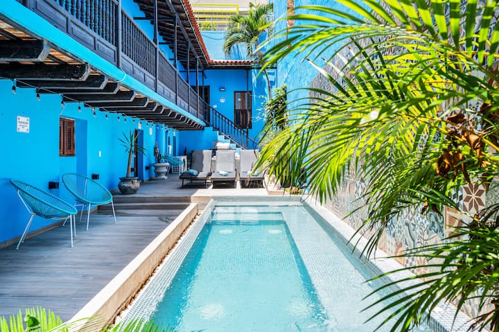 Luna Pool House & Jacuzzi Grotto - San Juan