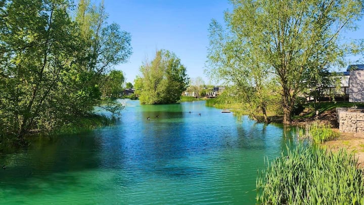 Lakefront Lodge - Fountain Views - Malton