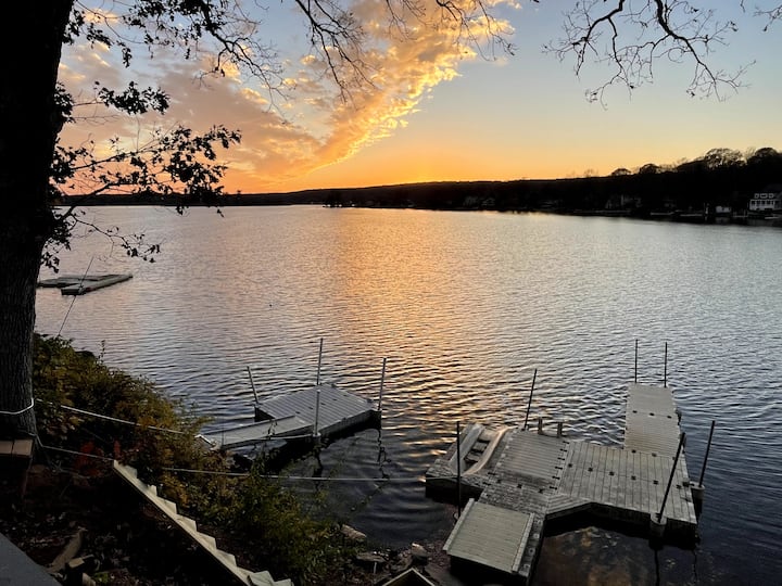 Lakefront Retreat On Lake Pocotopaug - Colchester, CT
