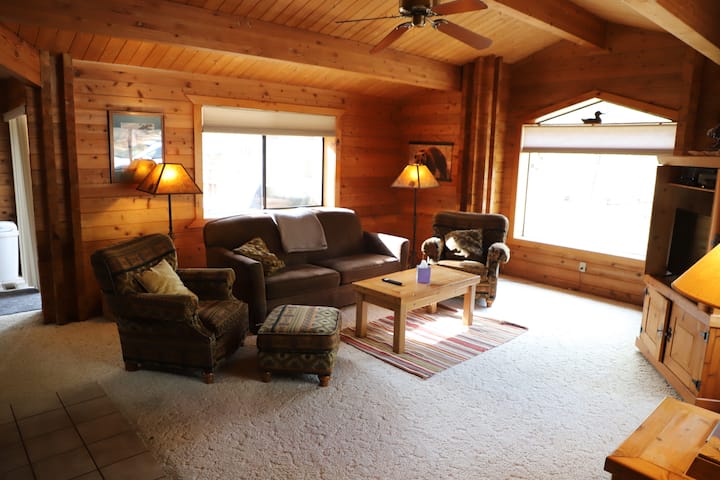 Cozy Cabin In Tollgate - Sisters, OR