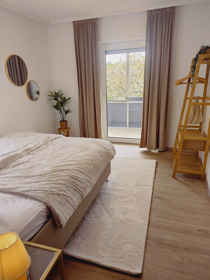 Wohnung+balkon Für 8p, Bielefeld - Bielefeld