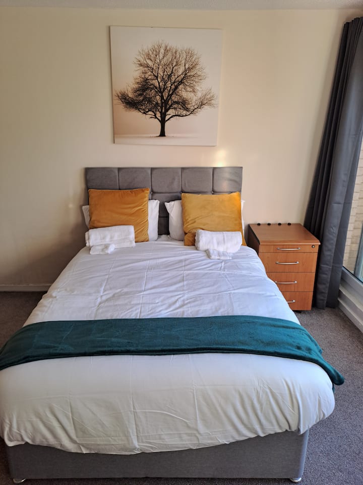 House56 - Room With Balcony - Milton Keynes