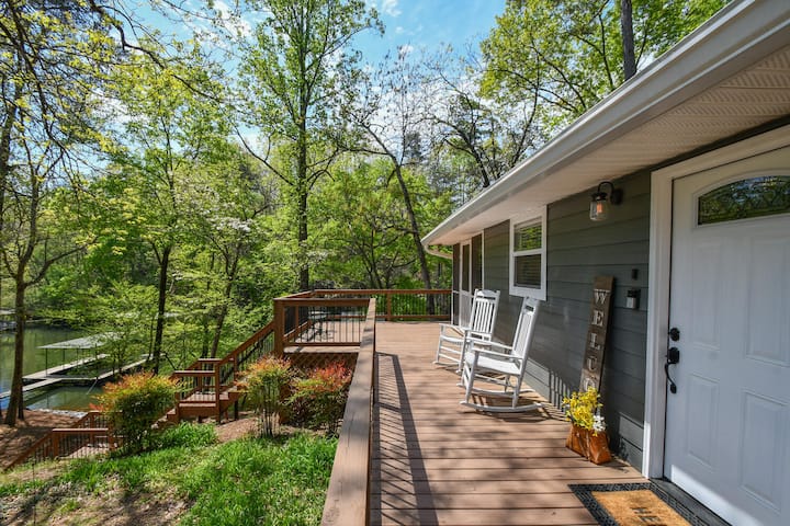 Cozy Cottage On Lake Lanier - Lake Lanier, GA