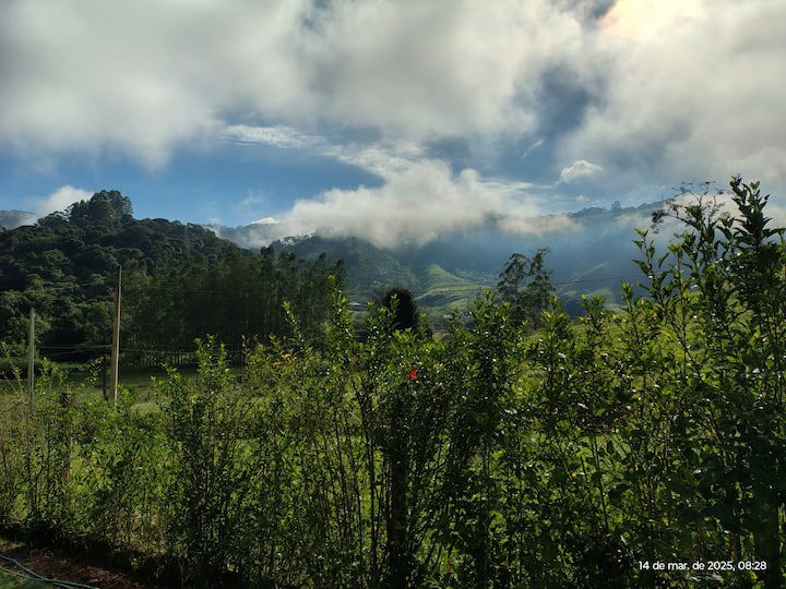 Casa Confortável Com Vista Linda - Santo Antônio do Pinhal