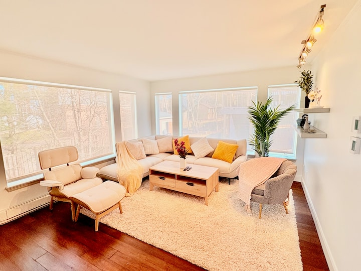 Contemporary 8-br • Sleeps Large Groups • 10-cars - 新不倫瑞克