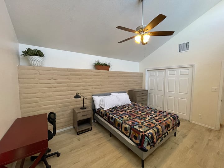 Los Ranchos Half Duplex - Albuquerque, NM