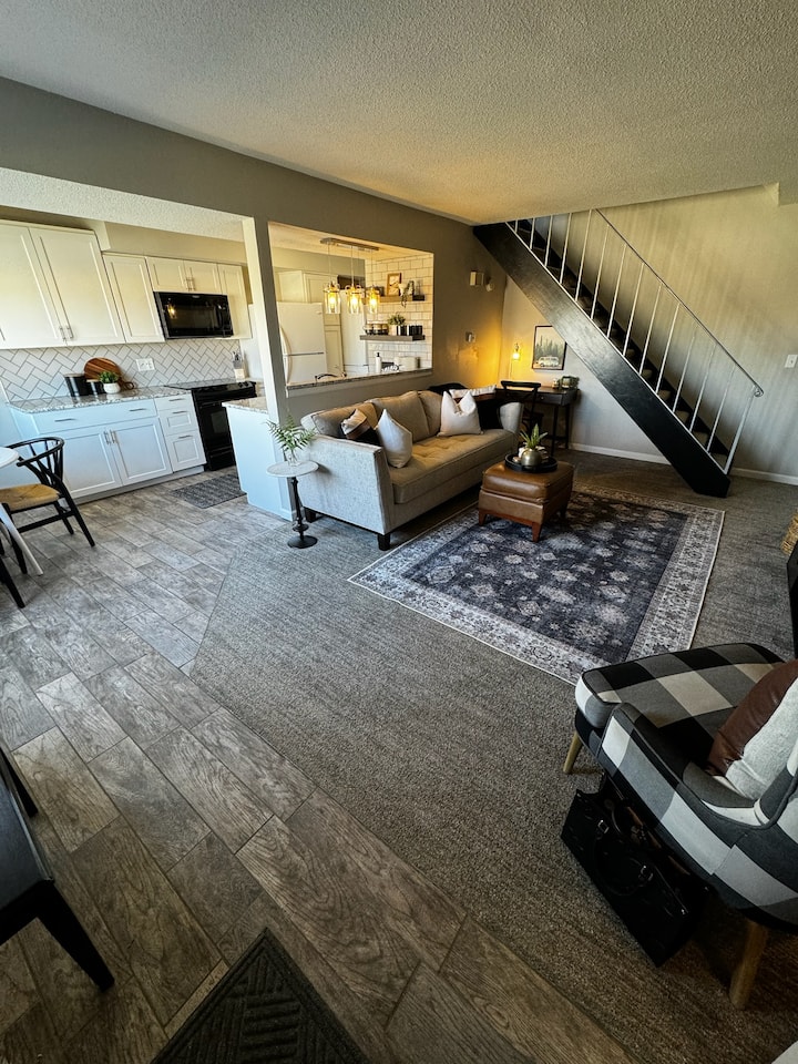 Cute Condo, Fully Furnished! - Omaha, NE