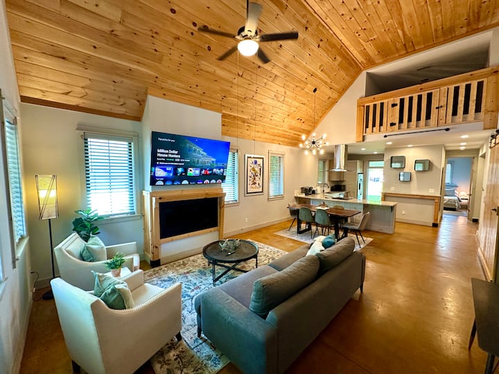 Noda Serenity — Huge 4br Home In Charlotte - Charlotte, NC