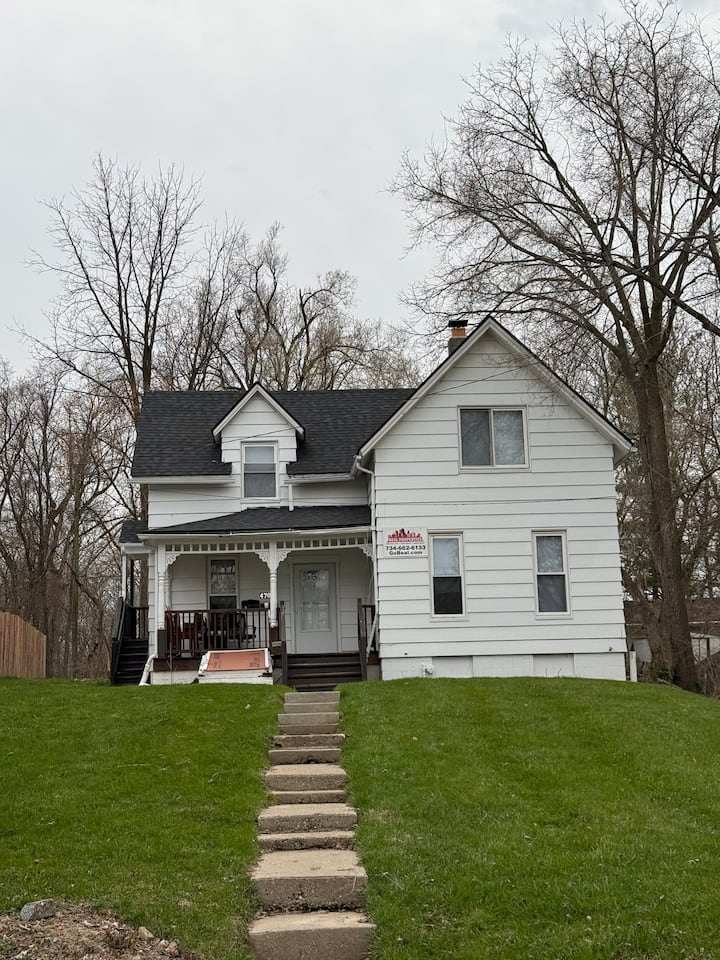 Cozy Home In Ypsi With Wi-fi - Ypsilanti, MI