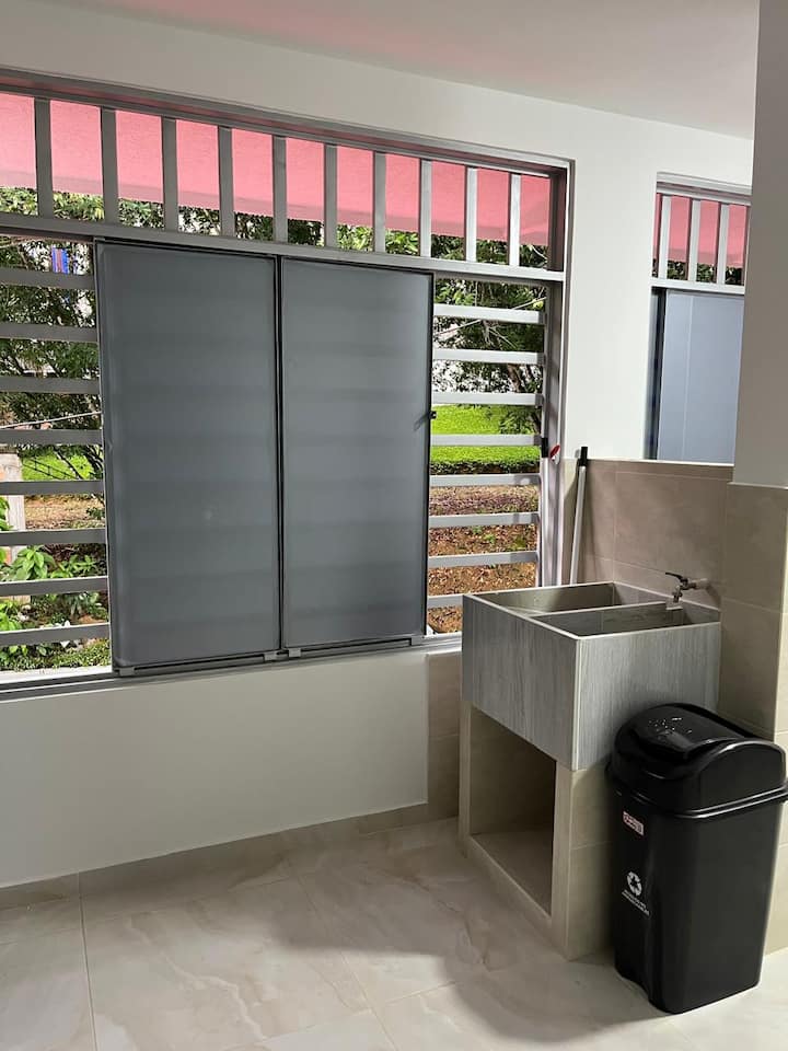 Apartamento Amueblado; Cómodo Y Elegante - Florencia