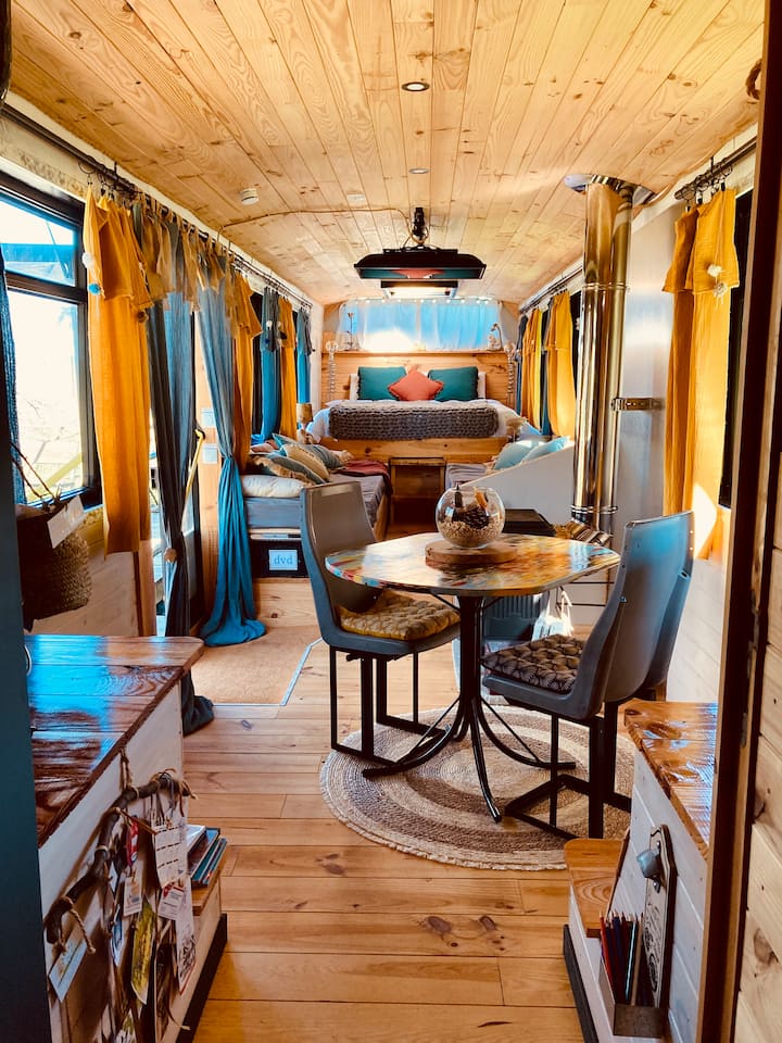 Bus Aménagé En Lodge Avec Spa - Charente