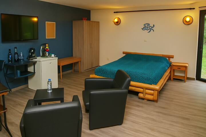 Qiomi's Room - Aarschot