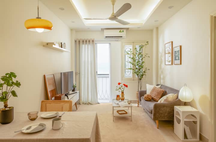 Cozy Minimalist Apartment – 3 Steps To West Lake - Hanoi