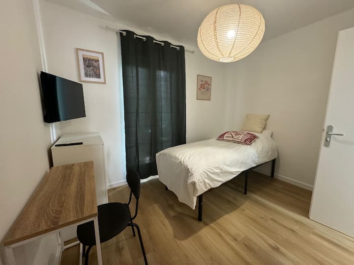 M98*marquer* Studio Avec Balcon - Annemasse
