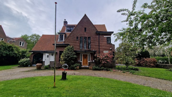 Detached Villa In A Quiet Area. - Leiden