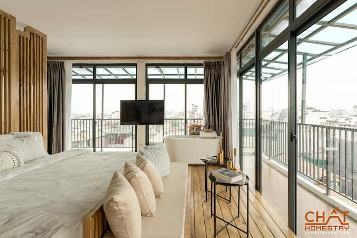 Vista 9 Skyline Suite - A Poetic Gaze Over Hanoi - China