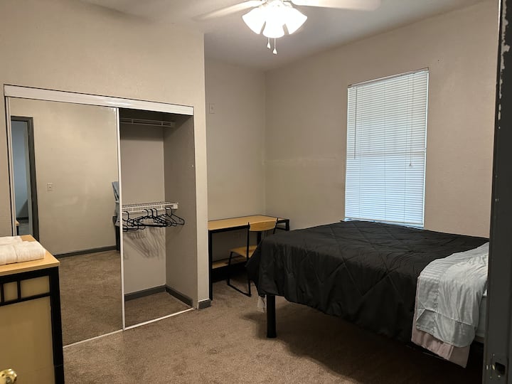 Stillwater Fully Furnished Pvt Rm Great Amenities - Stillwater, OK