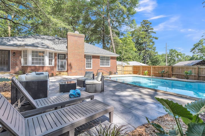 Spacious 3br Lake Forest Home W/ Pool Sleeps 8! - Daphne, AL