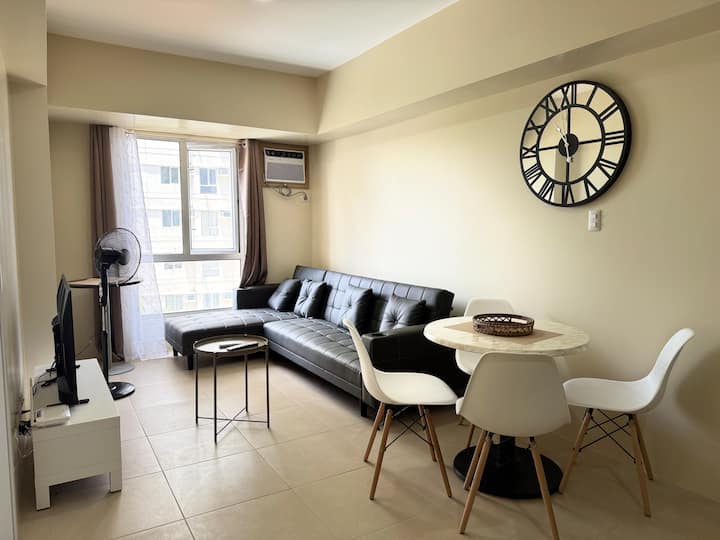 Clean Cozy Comfort In It Park | 1br Condo - Cebu