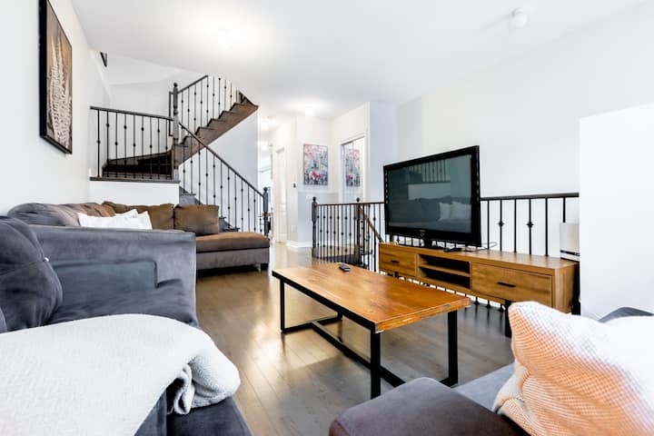 Great Bright 5br With Many Seating/dining Space - Richmond Hill
