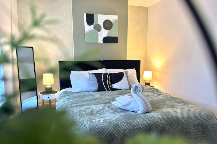 Central Luxe 4br House|freeparking| 5 Tvs |Sleep10 - Northampton