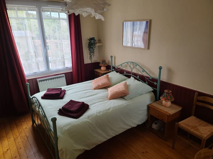 Jolie Chambre D'hôtes + Petit Déjeuner - Évreux