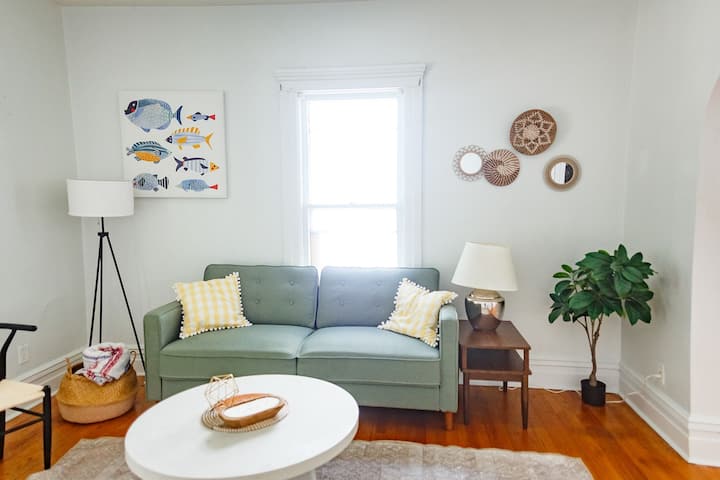Cute Centrally Located 2 Bedroom - Kalamazoo, MI