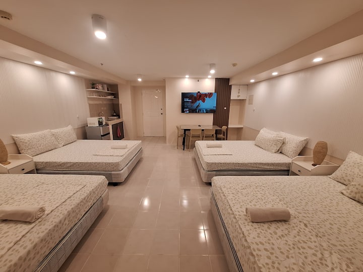 Naya & Darla's Staycation17+netflix+free Swimming - Tagaytay