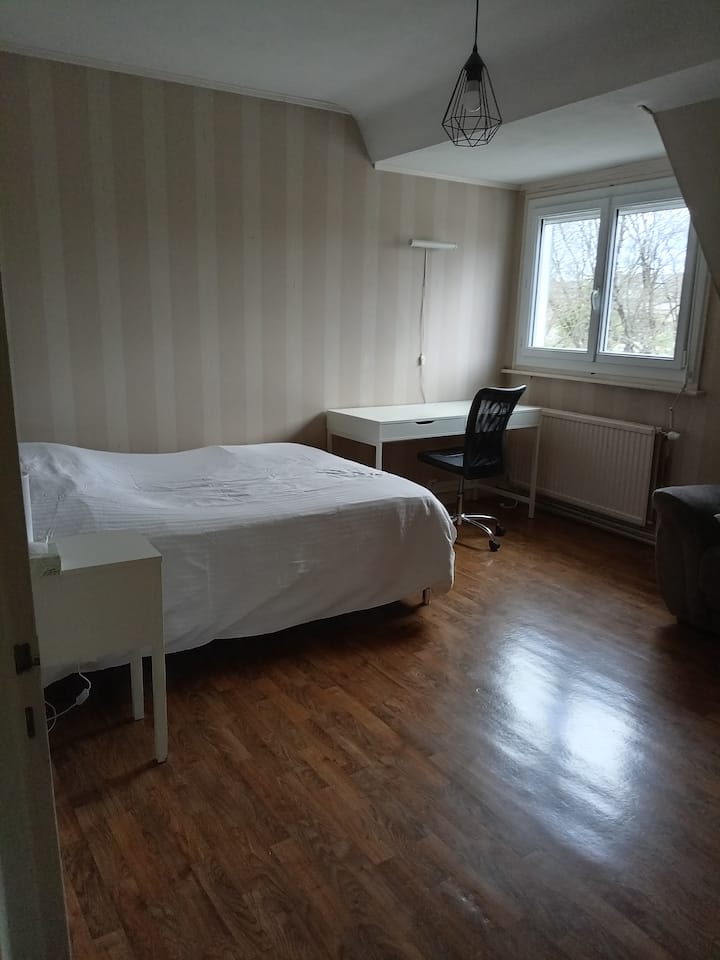 Chambre Chez L'habitant. - Fougères