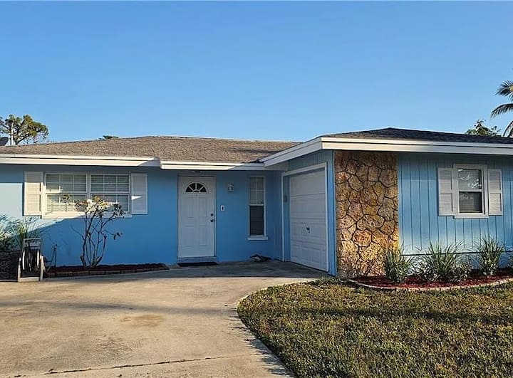 1653 Lowell Court - Fort Myers, FL