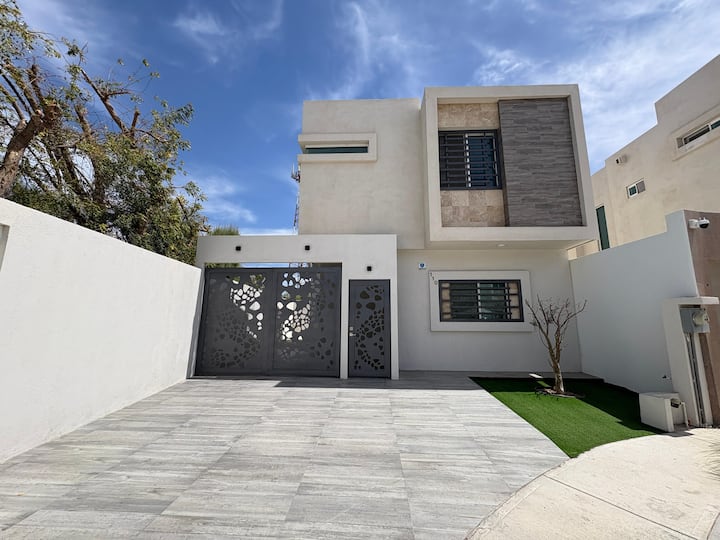 Casa 110, Los Naranjos. - La Paz