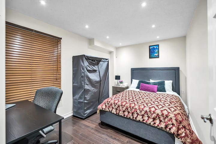 Nice_1bedroom01_centralajax_main - Ajax