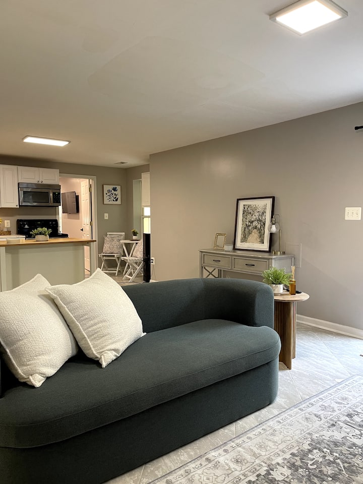 Chic & Cozy Apartment In Fredericksburg - Fredericksburg, VA