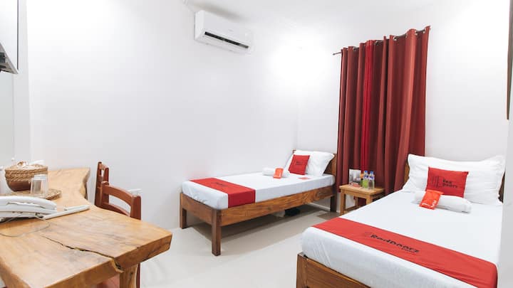 Reddoorz Plus @ Jollydays Hotel Nueva Ecija-deluxe - San Jose City