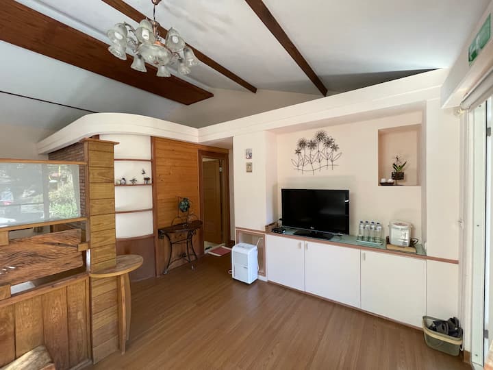 福緣山莊 梨園四人房 自助式咖啡花茶免費提供，庭院式民宿，獨立麻將間可預約 - 尖石鄉