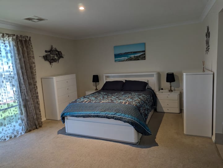 Large 4x2 Modern Home With A Lap Pool. 3d & 2s Bed -