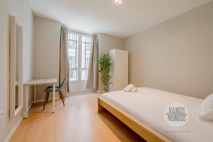 Lujo Con Vistas Para 6, Vive Calle León - Madrid