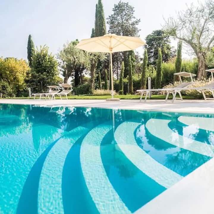 Studio Laura: Intimità E Comfort - Gardone Riviera