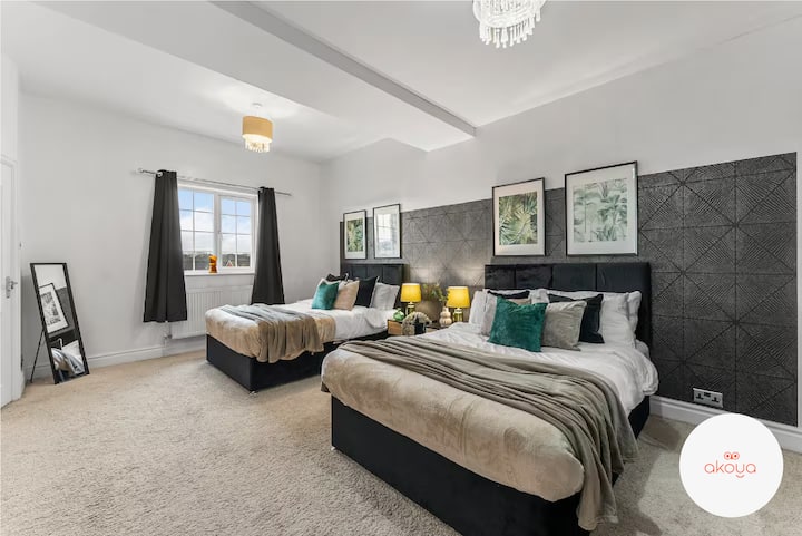 A Contemporary Cotswold Beautiful 4-bed Haven - Cheltenham